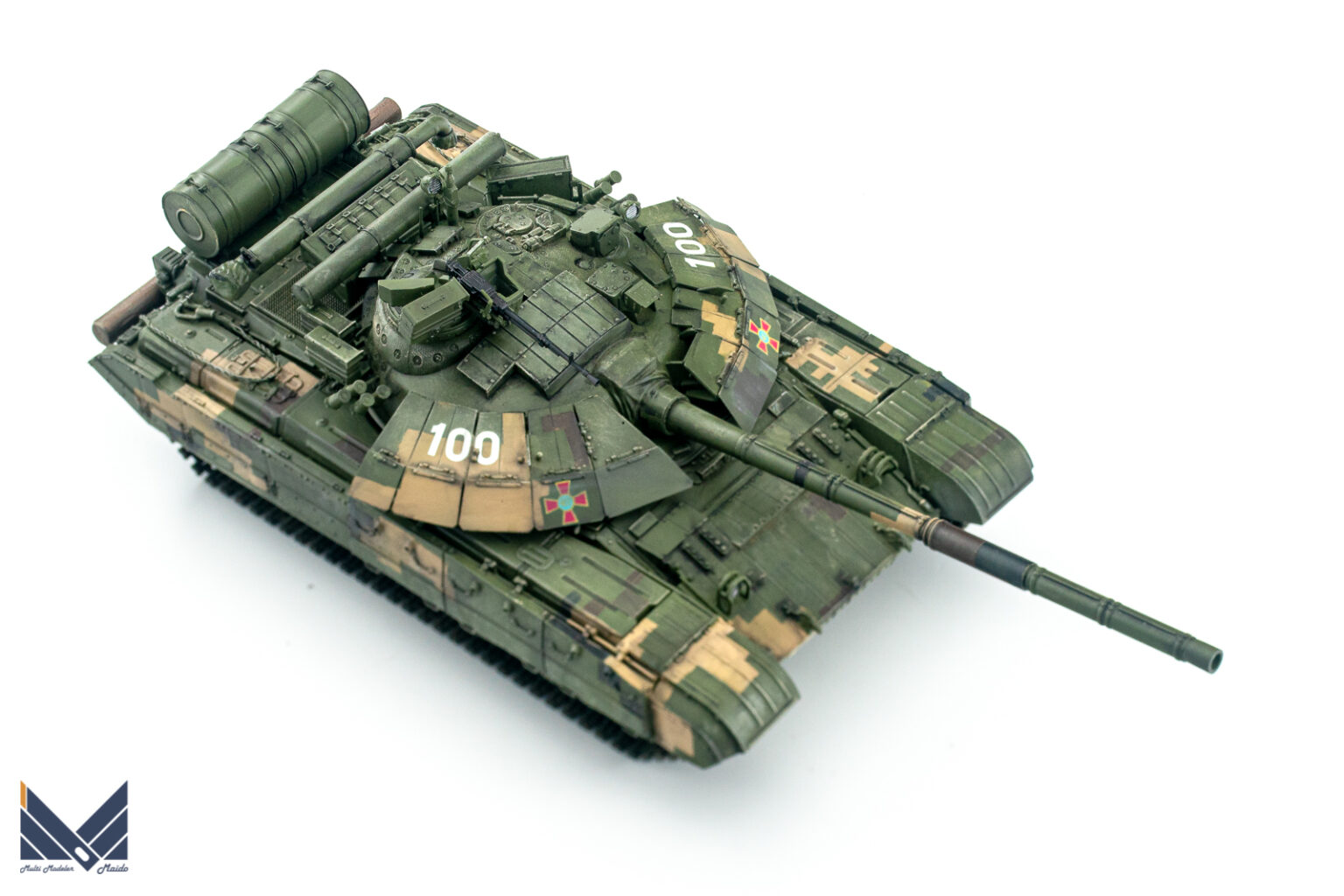 トランぺッター 1/35 ウクライナ陸軍主力戦車 T-64BM 完成 Trumpeter - 模型工房M