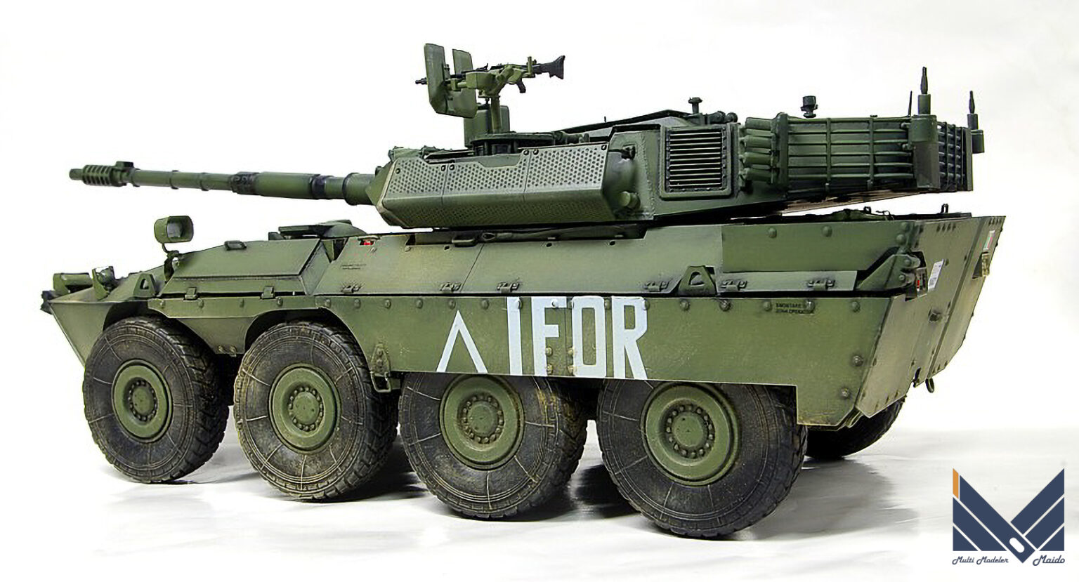 トランぺッター 1/35 イタリア陸軍 B-1 チェンタウロ戦闘偵察車 完成品 TRUMPETER Centauro AFV模型完成品 - 模型工房M