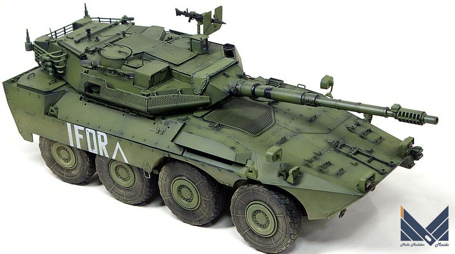トランぺッター 1/35 イタリア陸軍 B-1 チェンタウロ戦闘偵察車 完成品 TRUMPETER Centauro AFV模型完成品 - 模型工房M