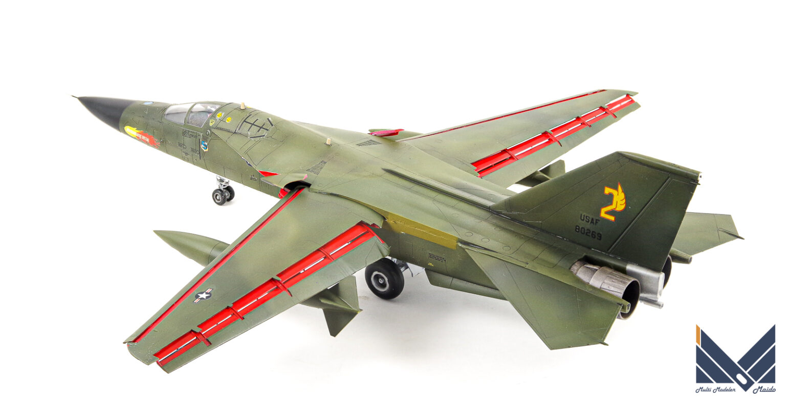 ハセガワ 1/72 FB-111A 完成品 HASEGAWA飛行機模型完成品 - 模型工房M