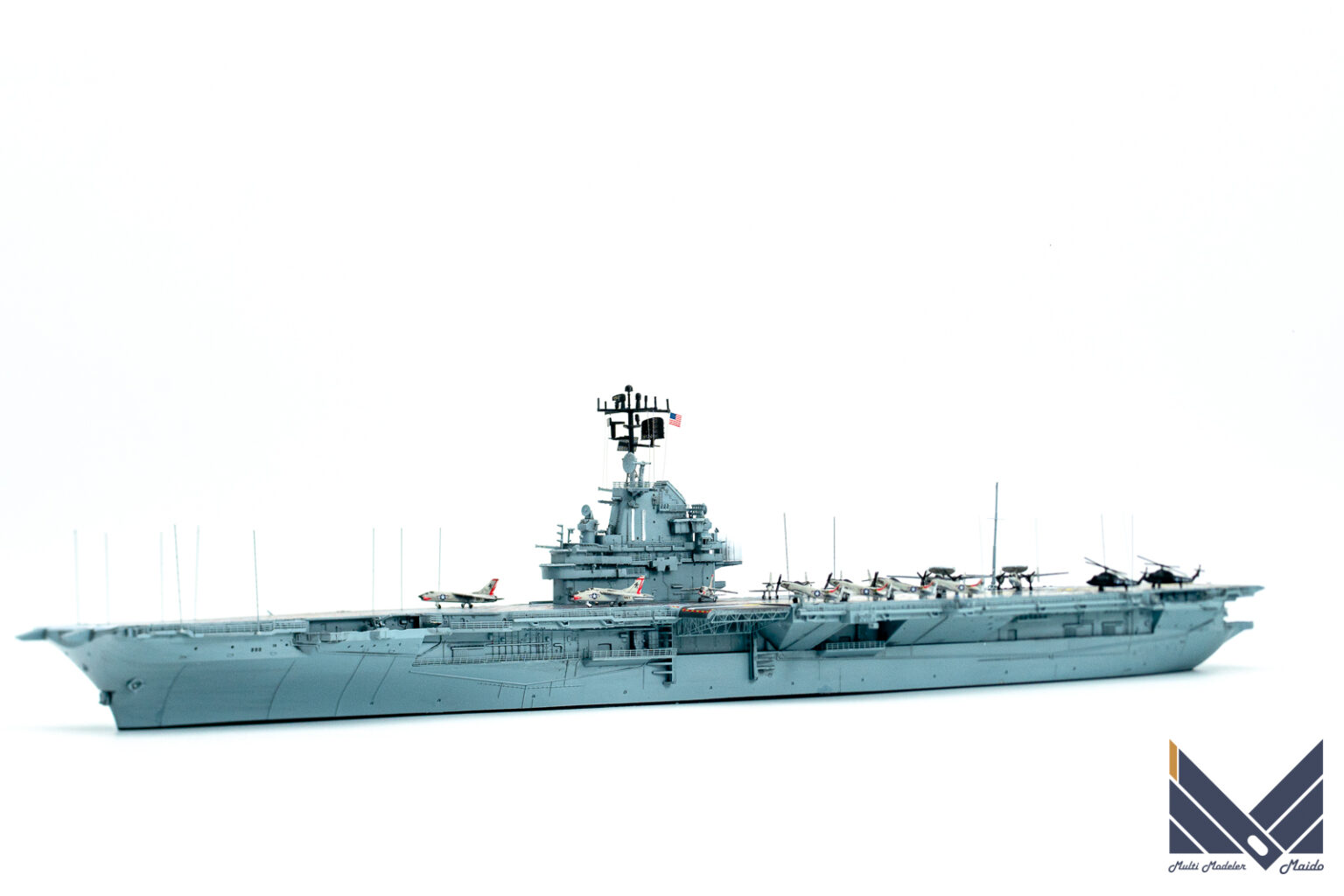 トランペッター 1/700 アメリカ海軍航空母艦CVS-11 イントレピッド 完成品 USS Intrepid Trumpeter - 模型工房M