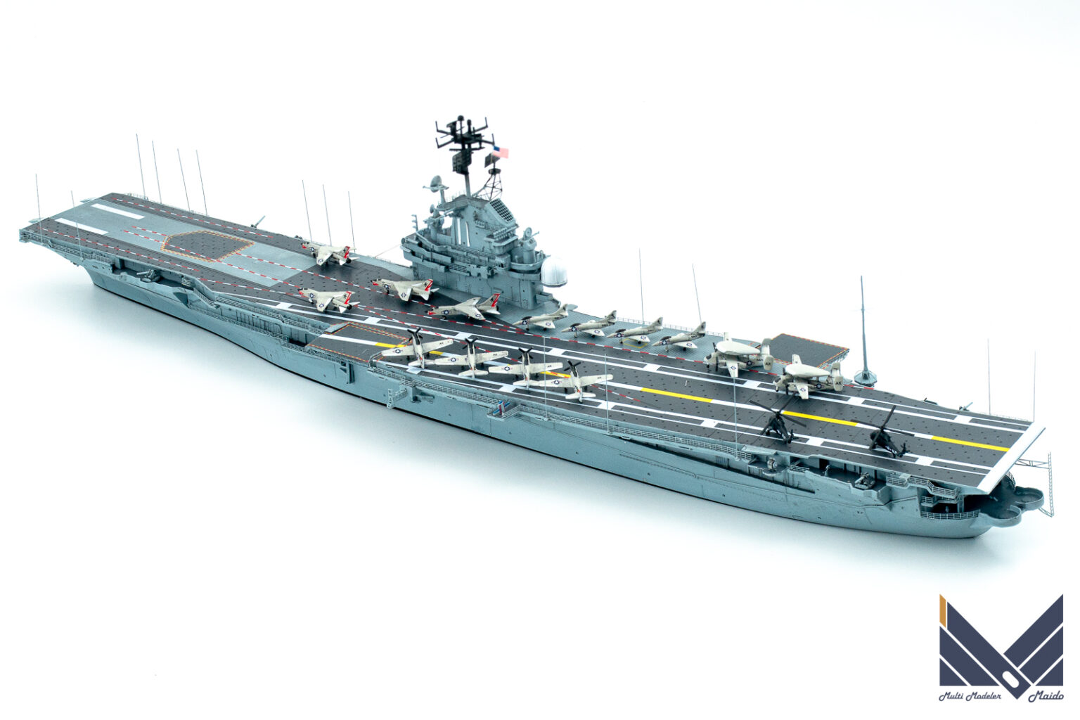 トランペッター 1/700 アメリカ海軍航空母艦CVS-11 イントレピッド 完成品 USS Intrepid Trumpeter - 模型工房M