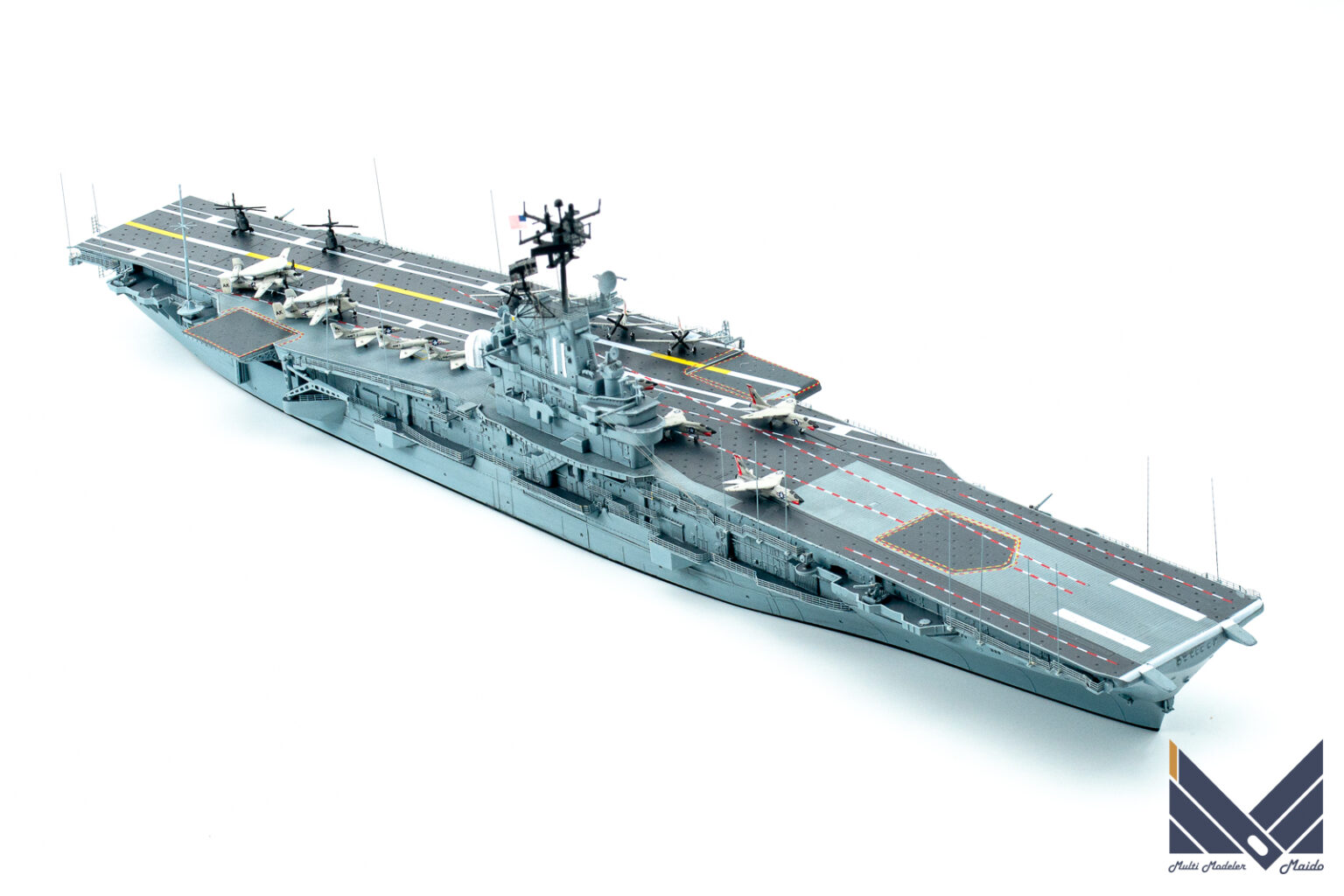 トランペッター 1/700 アメリカ海軍航空母艦CVS-11 イントレピッド 完成品 USS Intrepid Trumpeter - 模型工房M